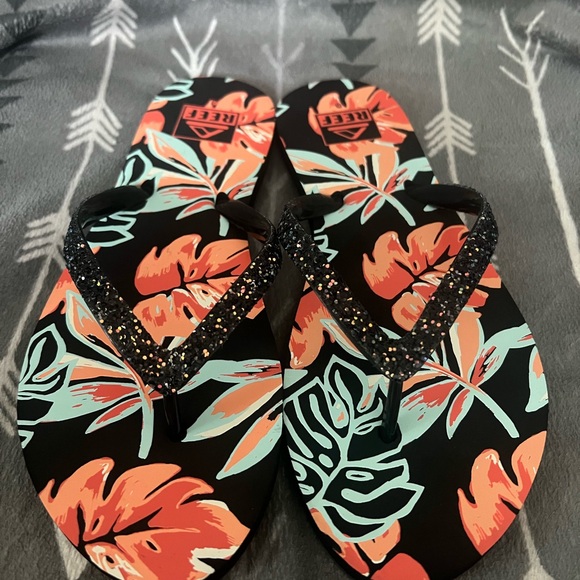 Reef | Shoes | Reef Black And Red Sandals Tropical Beach Ready | Poshmark